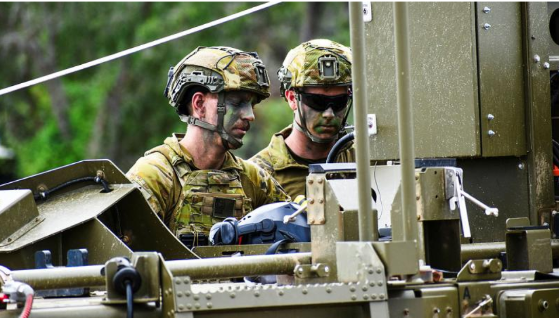 Australian Soldiers Test Their Eyes in the Sky - Insitu